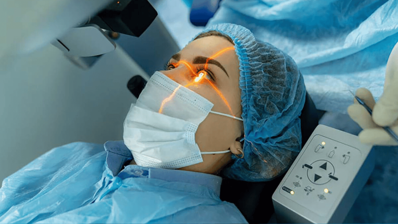 Phacoemulsification vs laser cataract surgery 2025